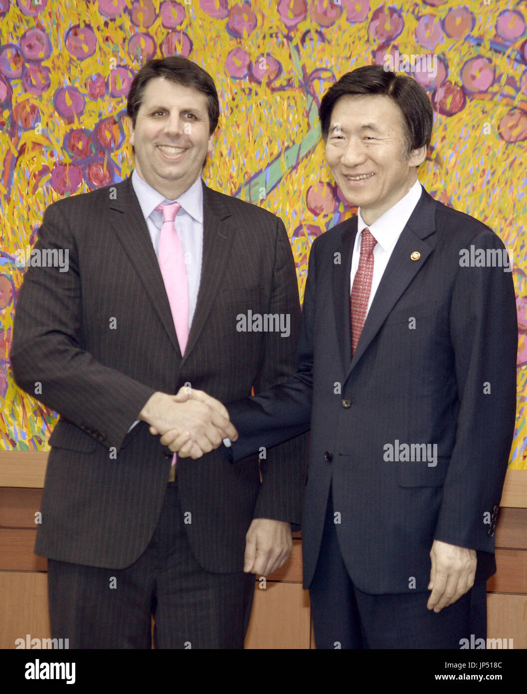 SEOUL, South Korea - New U.S. Ambassador to South Korea Mark Lippert (L ...