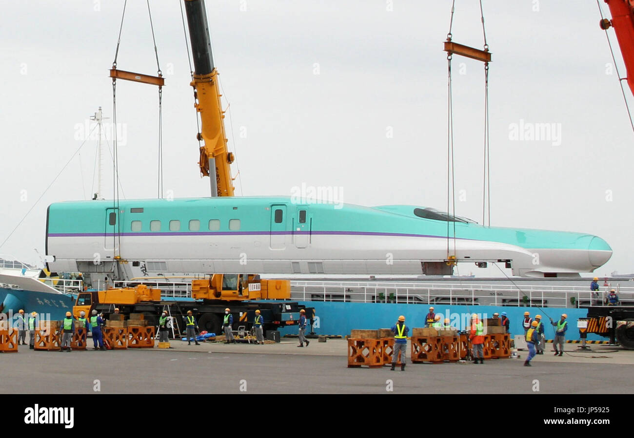 HAKODATE, Japan - Part of the H5 series trainset for the Hokkaido ...