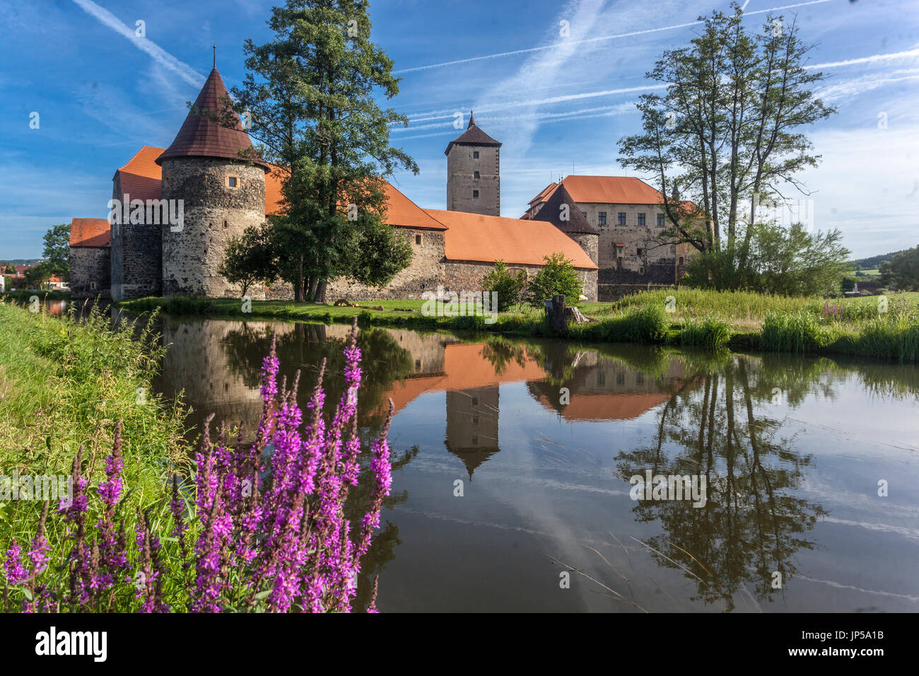 Beautiful scenic countryside hi-res stock photography and images - Alamy
