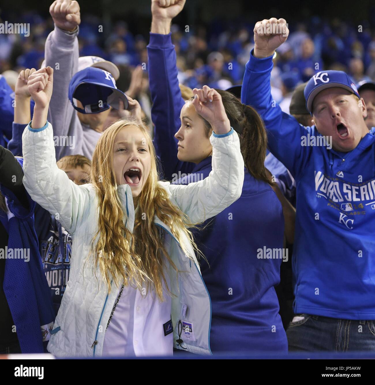 KANSAS CITY, United States - Kansas City Royals fans celebrate after ...