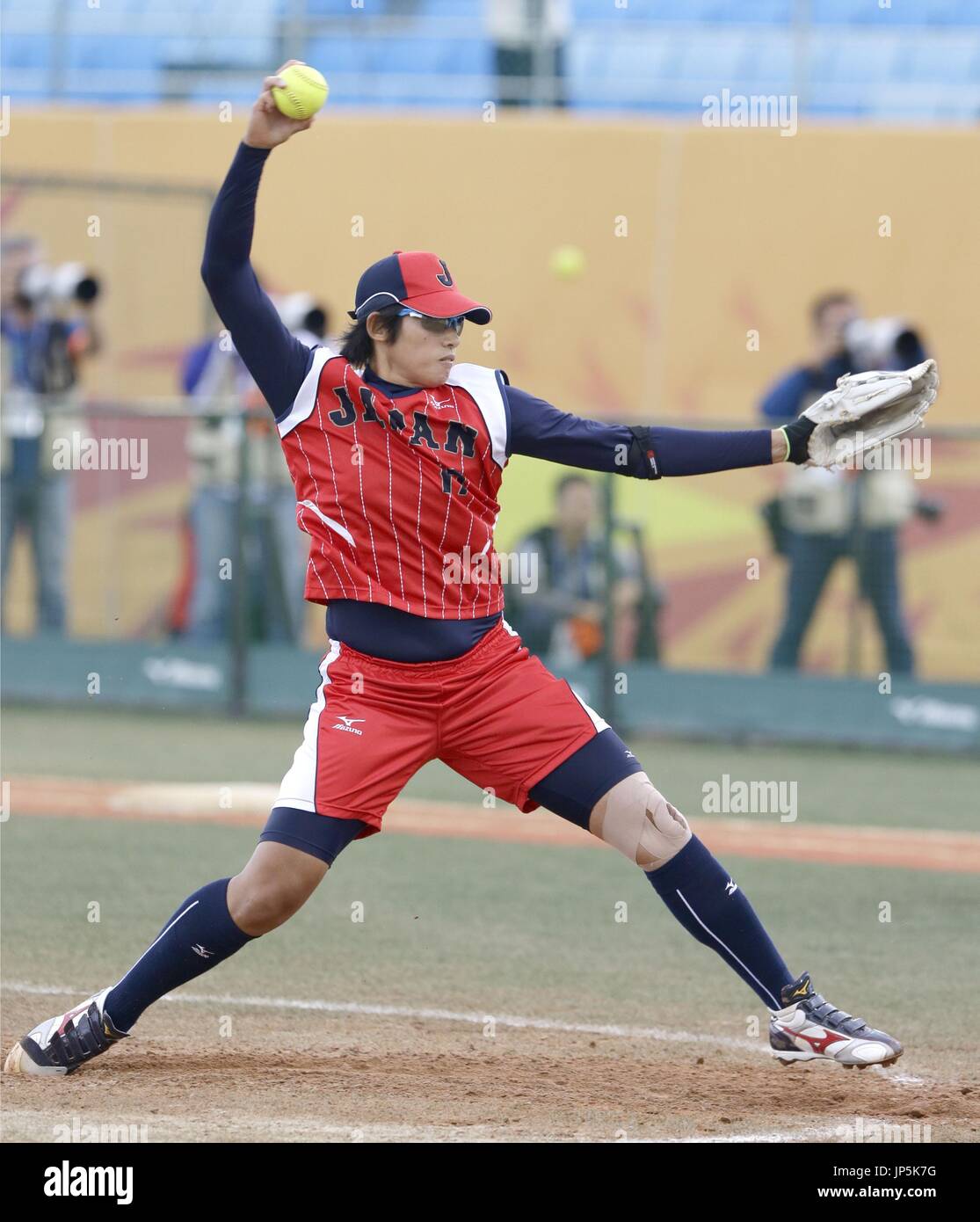 INCHEON, South Korea - Yukiko Ueno of Japan pitches against Taiwan in ...