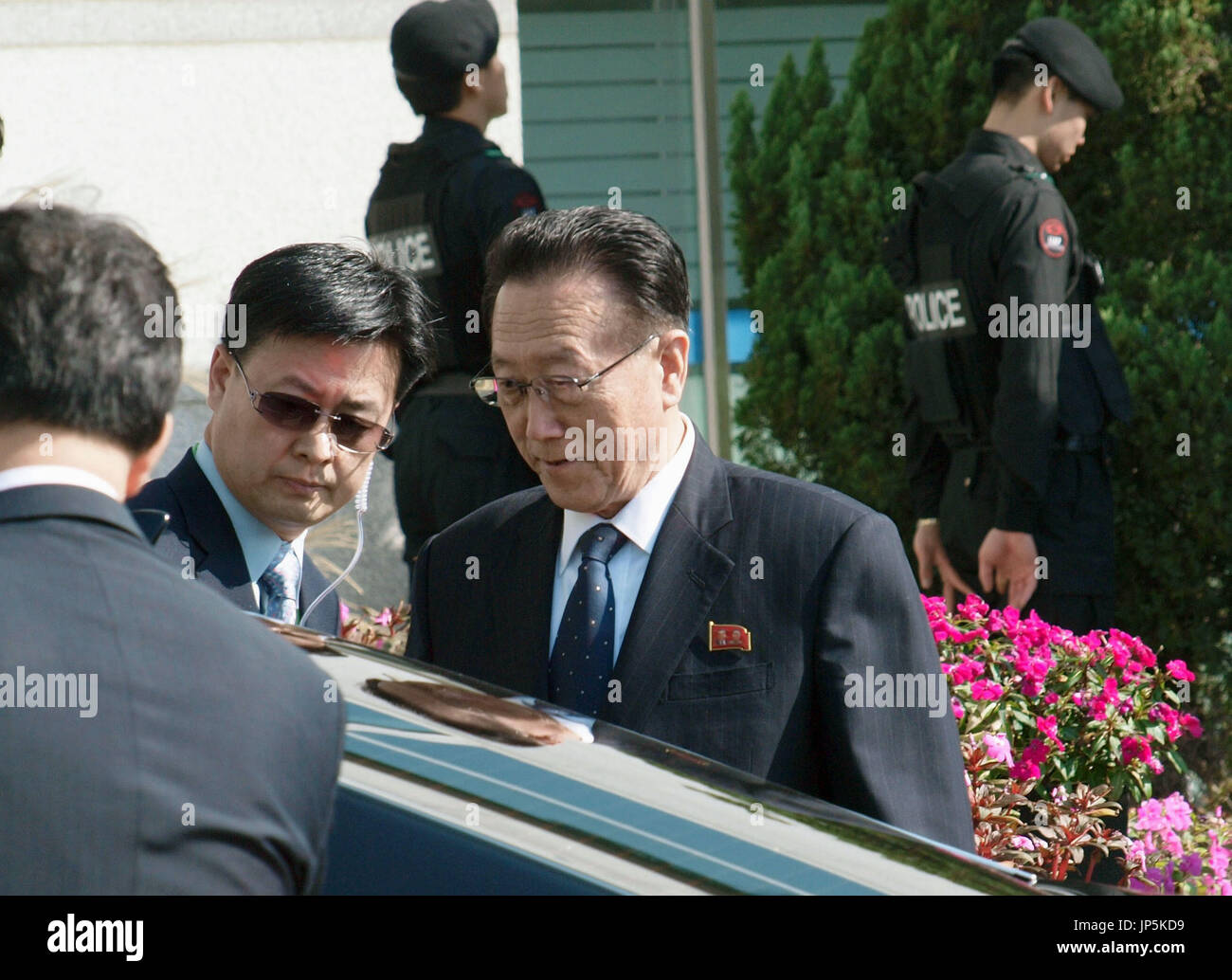INCHEON, South Korea - Kim Yang Gon (R), secretary of North Korea's ...