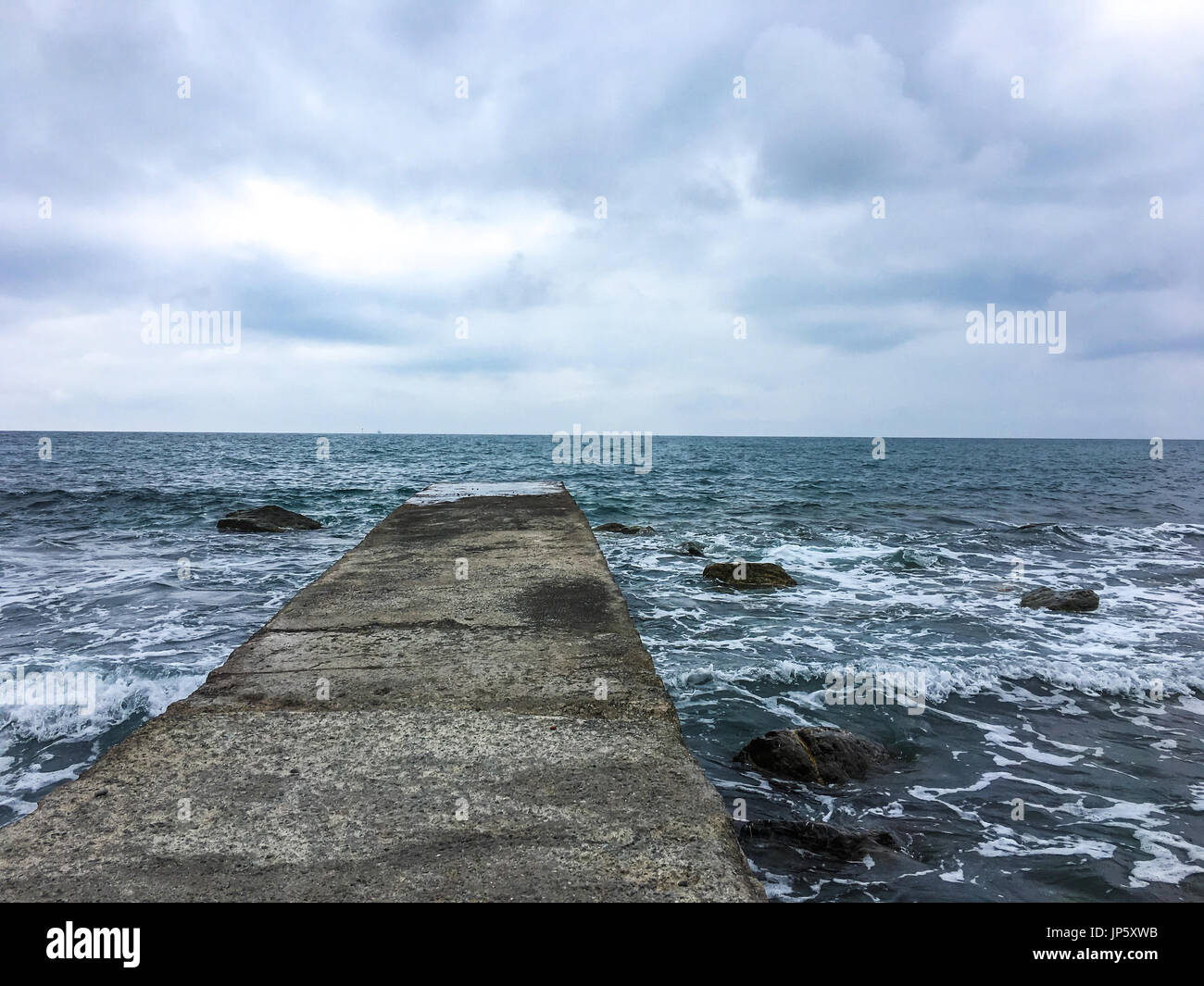 Pier and storm hi-res stock photography and images - Alamy