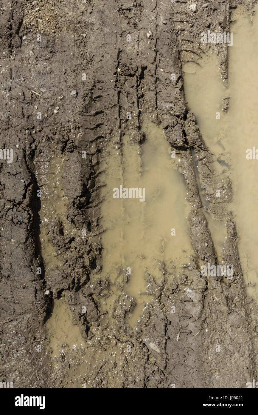 Mud puddle texture hi-res stock photography and images - Alamy