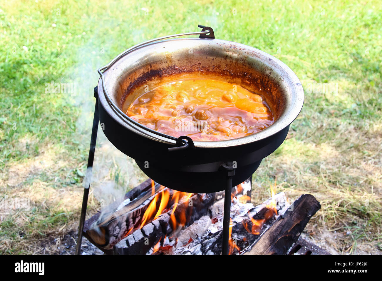 Campfire Stew Outdoor Cooking Stock Photo - Alamy