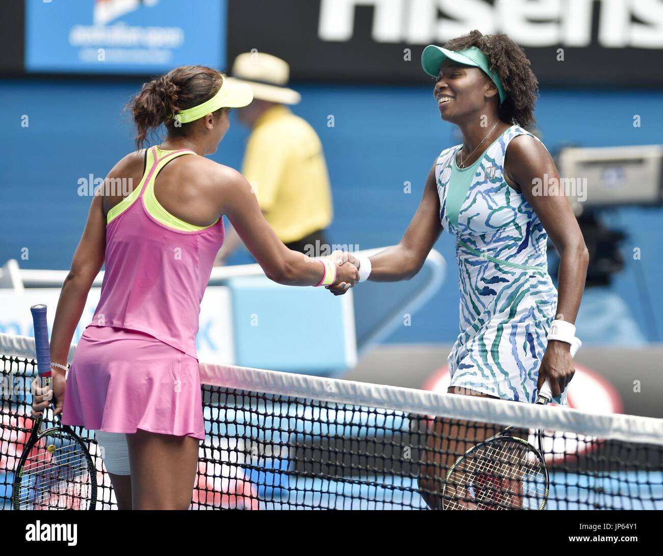 Madison Keys of the United States (L) shakes hands with compatriot ...