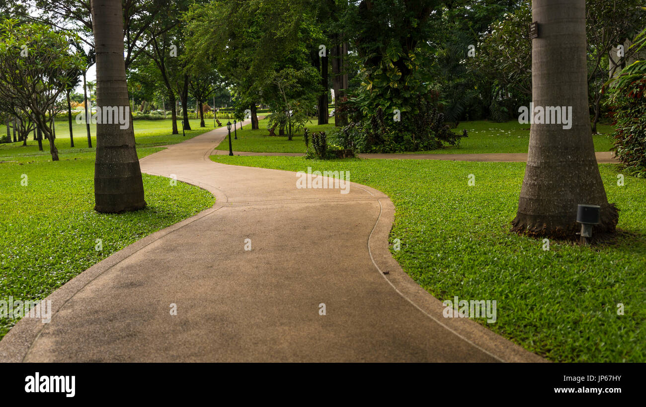 Concrete walk way hi-res stock photography and images - Alamy