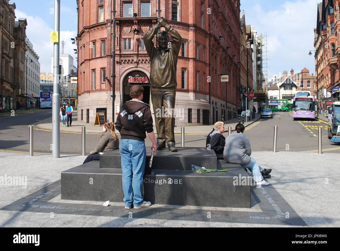 Statue of Brian Clough in Nottingham Stock Photo - Alamy