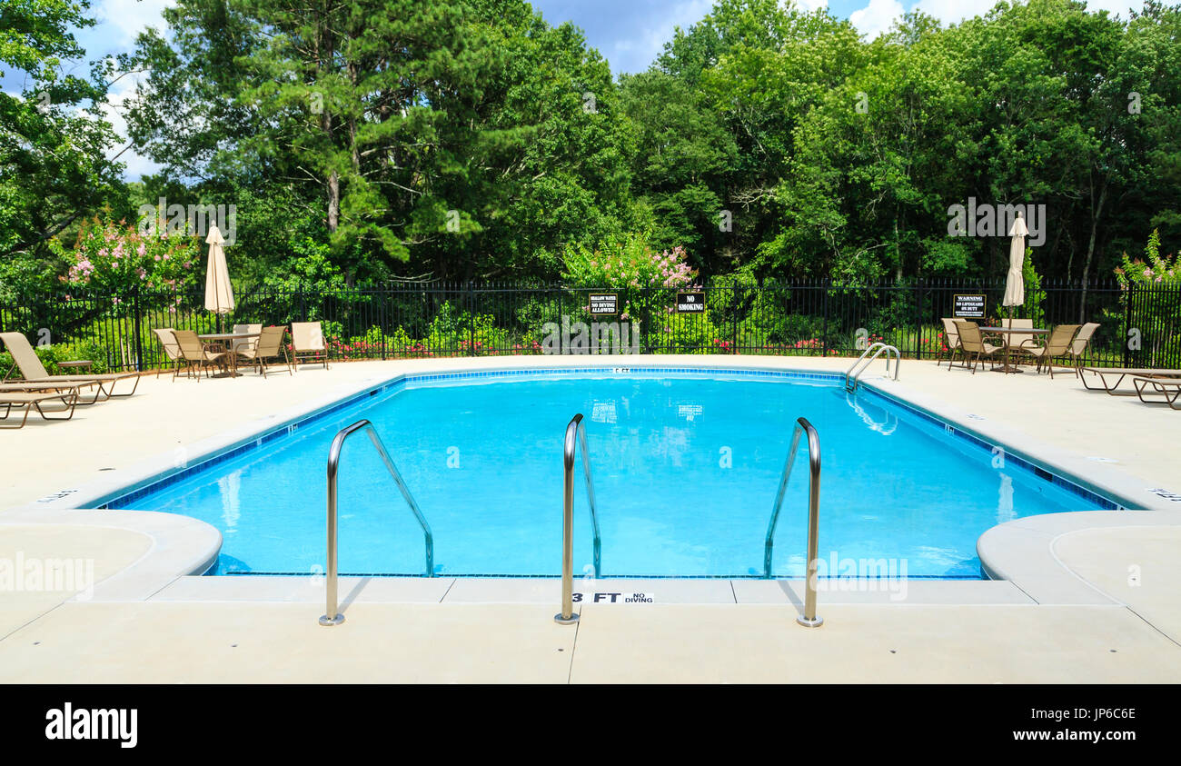 Empty Swimming Pool in Neighborhood Stock Photo - Alamy