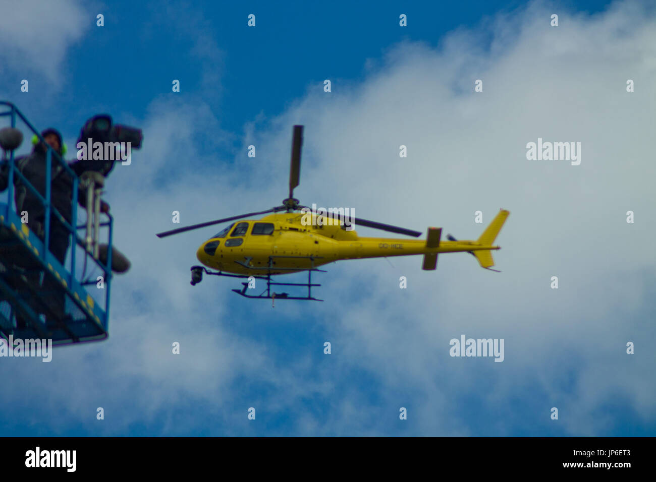 Tv helicopter hi-res stock photography and images - Alamy