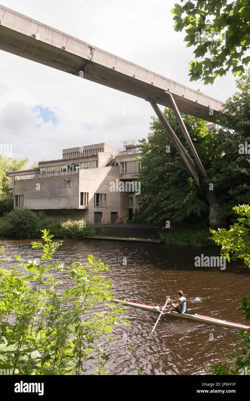 Kingsgate Bridge and Durham University students union building, Durham ...