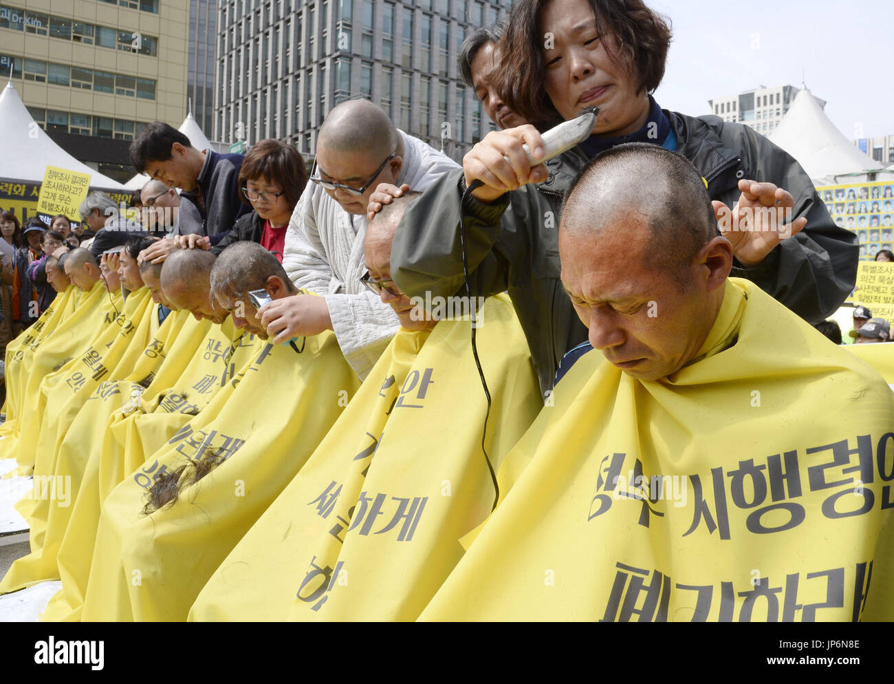 Around 50 relatives of people who died in the sinking of the Sewol ...