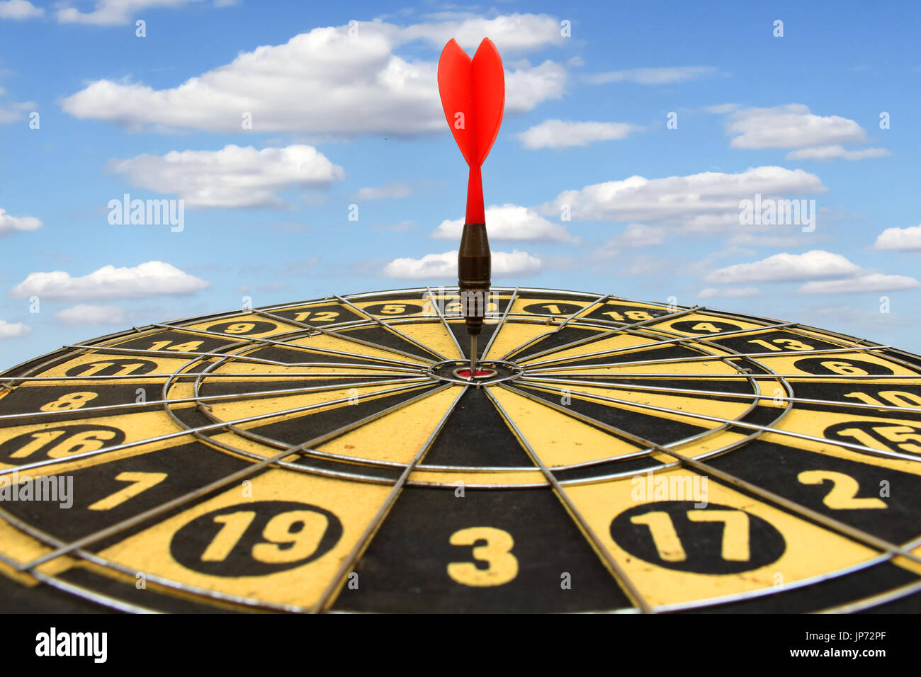 Archery target blue sky hi-res stock photography and images - Alamy
