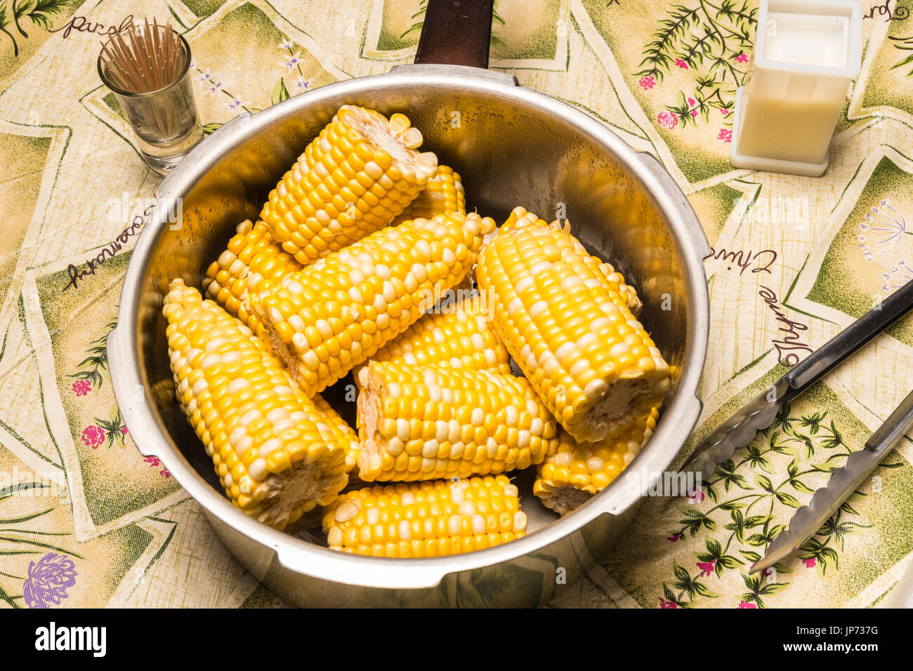 corn on the cob in pressure cooker Stock Photo - Alamy
