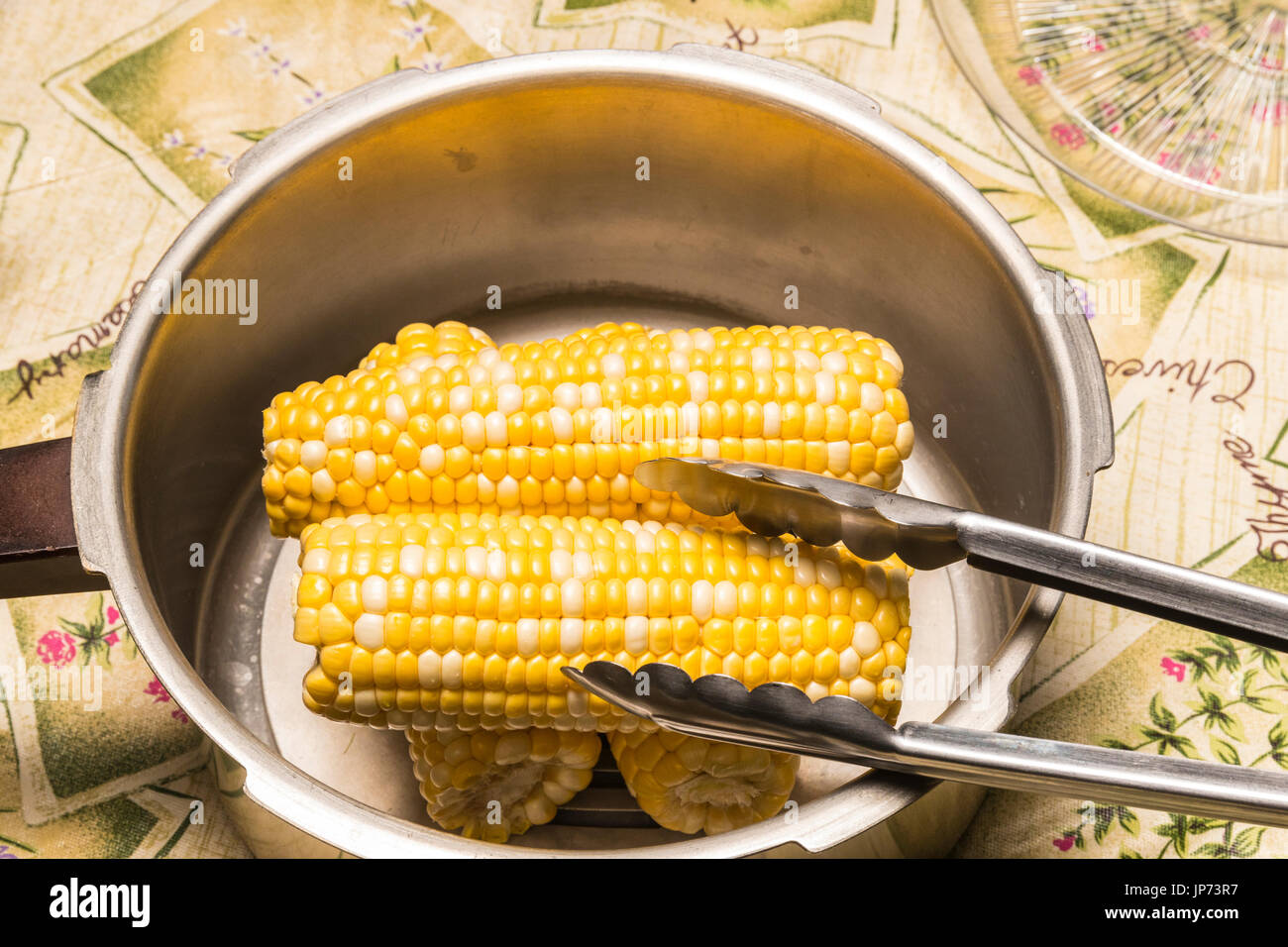 corn on the cob in pressure cooker Stock Photo - Alamy