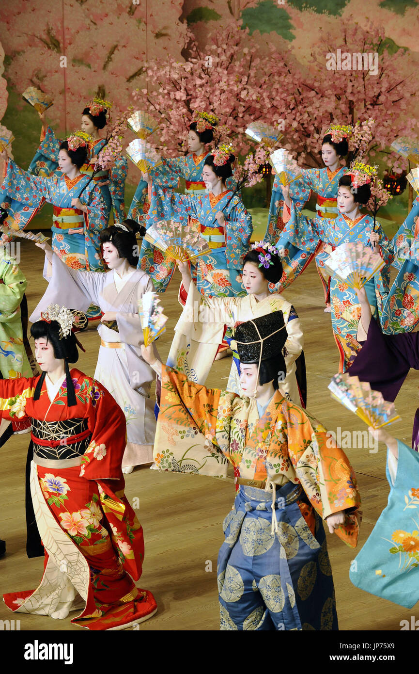 Kyoto geisha rehearse their Miyako Odori dance in front of invited ...
