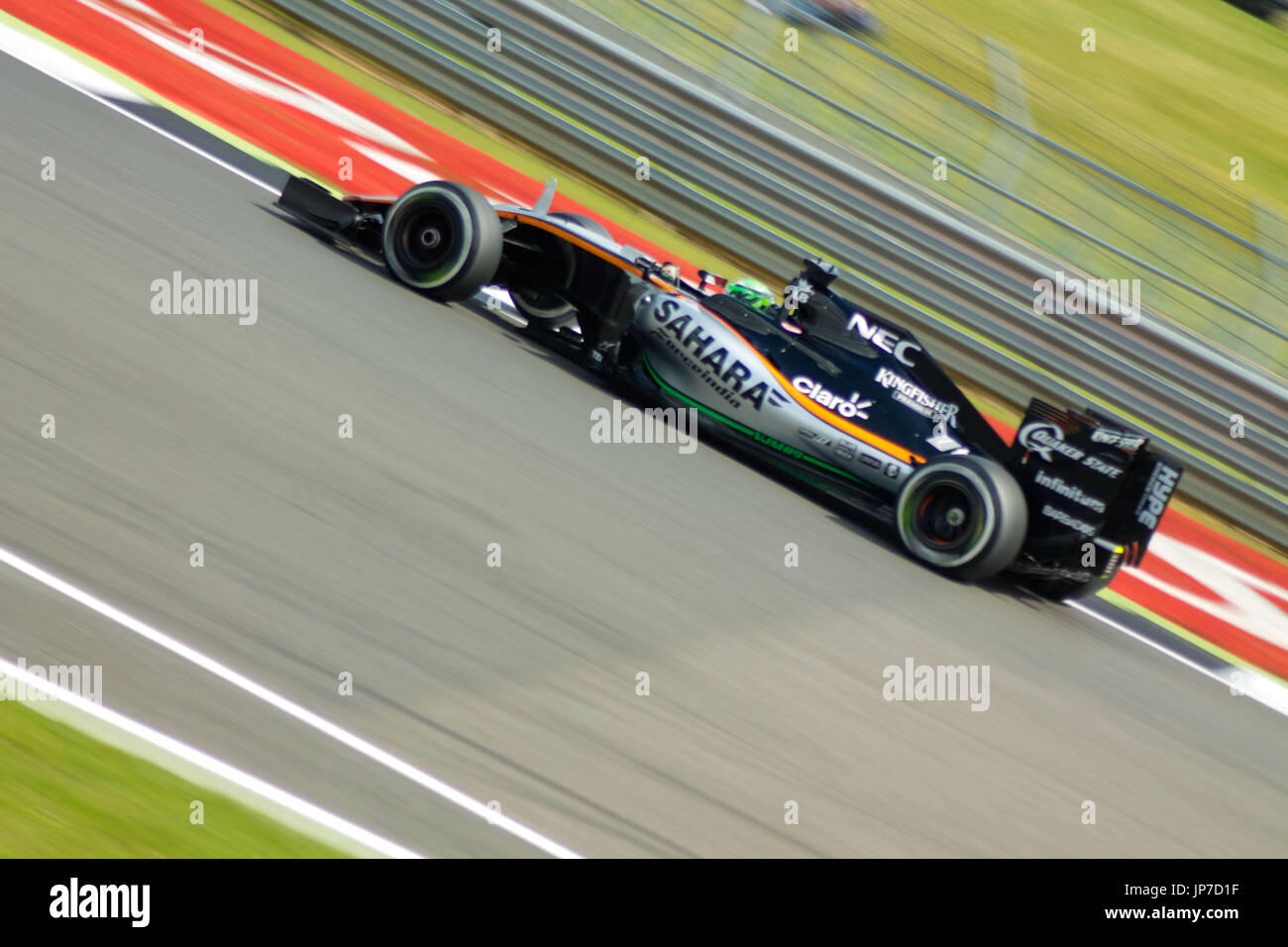 at the the first corner of the Silverstone Grand Prix circuit during ...