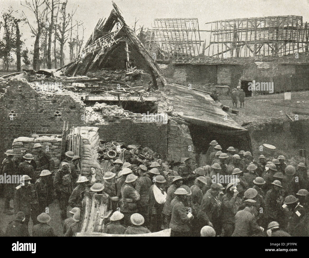 Dressing station hi-res stock photography and images - Alamy