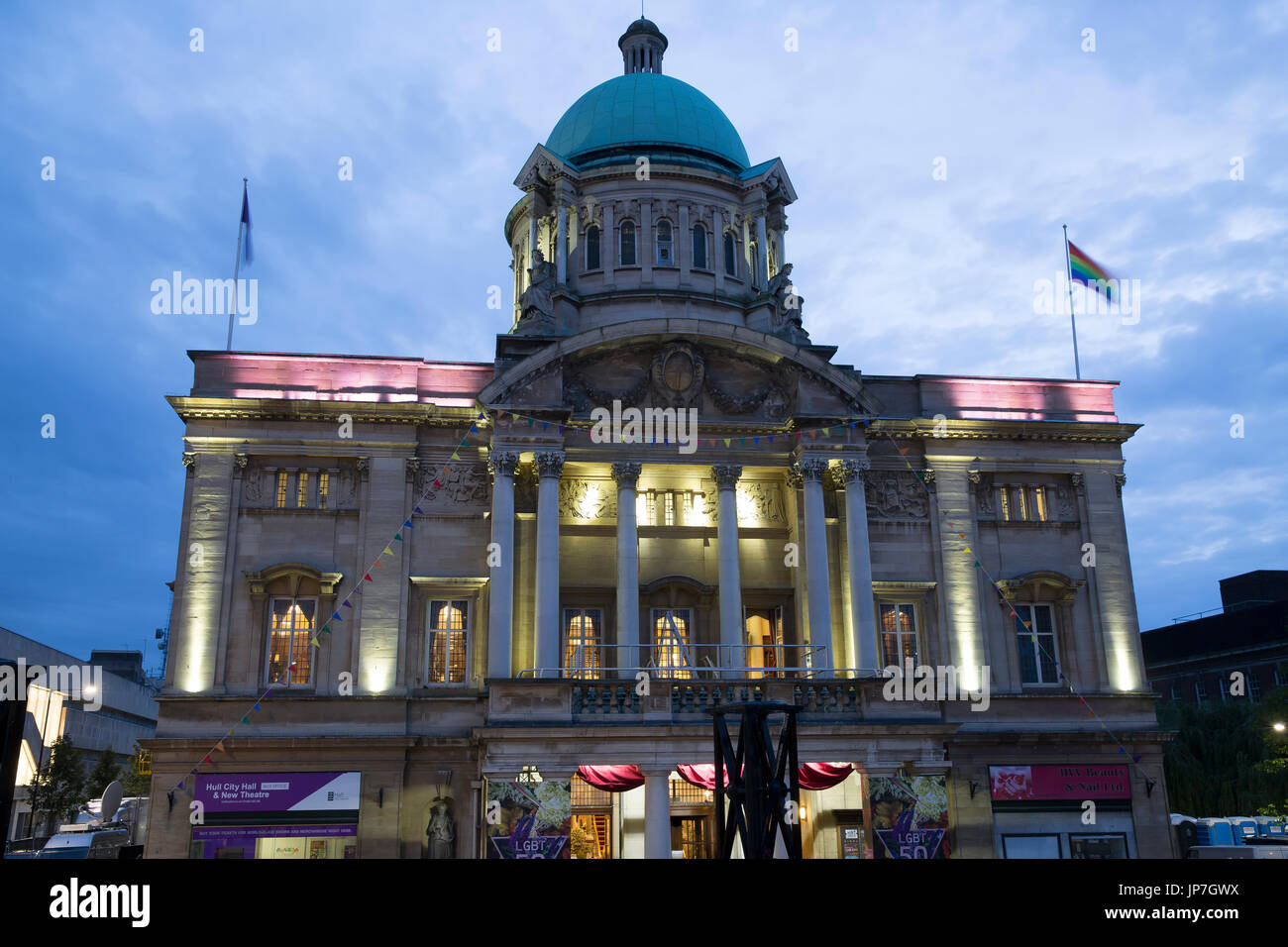 City Hall in Hull illuminated at night Stock Photo - Alamy