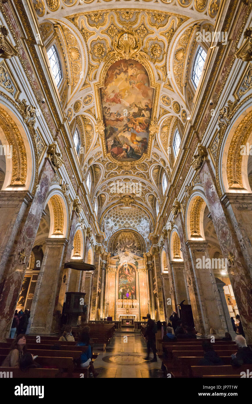 Catholic church high ceilings hi-res stock photography and images - Alamy