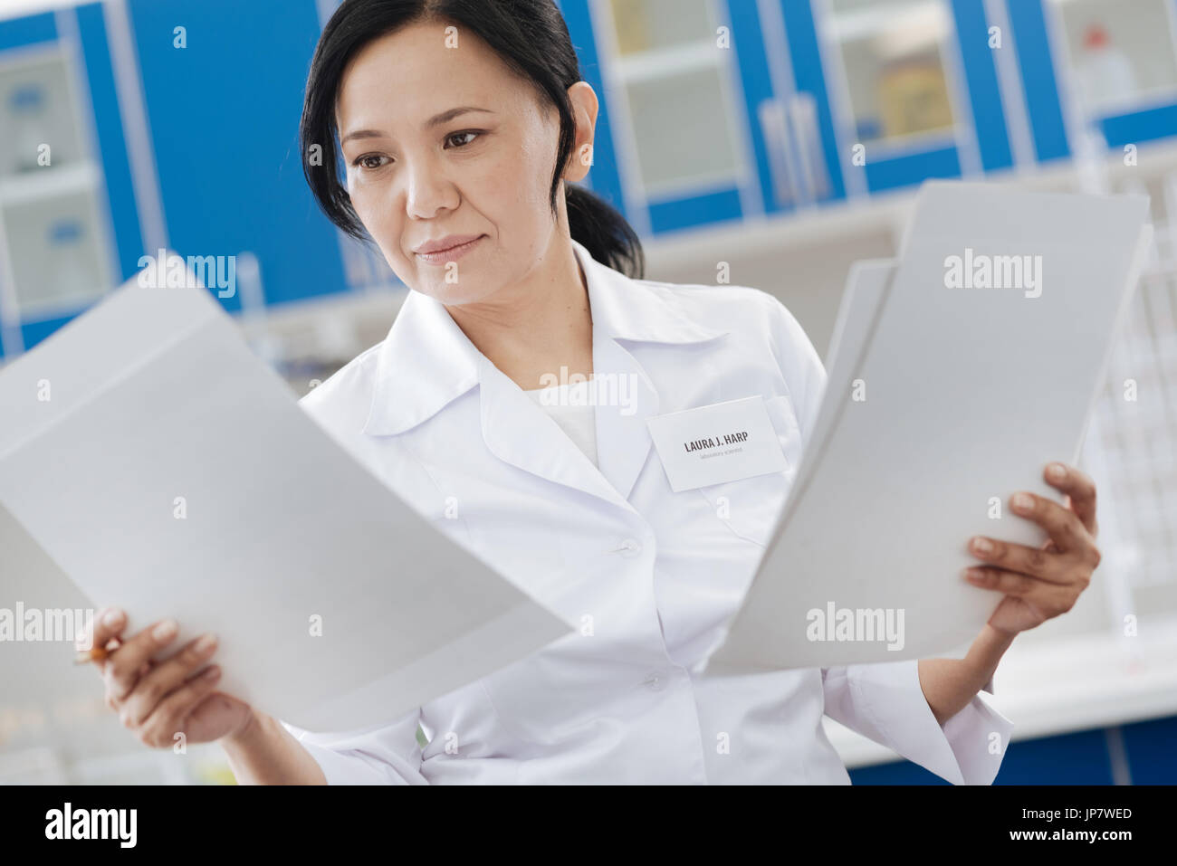 Beautiful female medical scientific researcher hi-res stock photography ...
