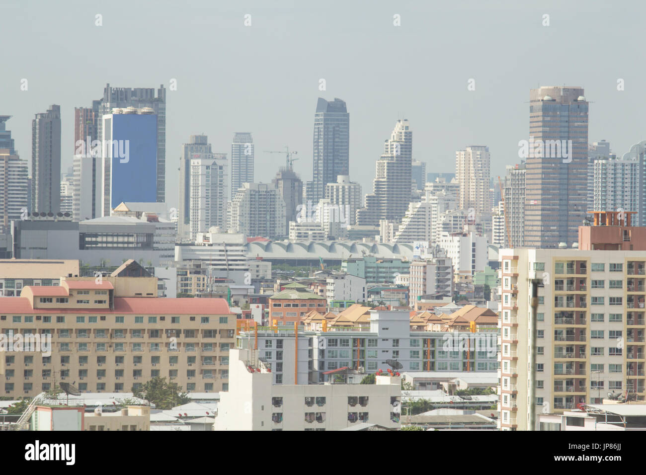 high building in city Stock Photo - Alamy
