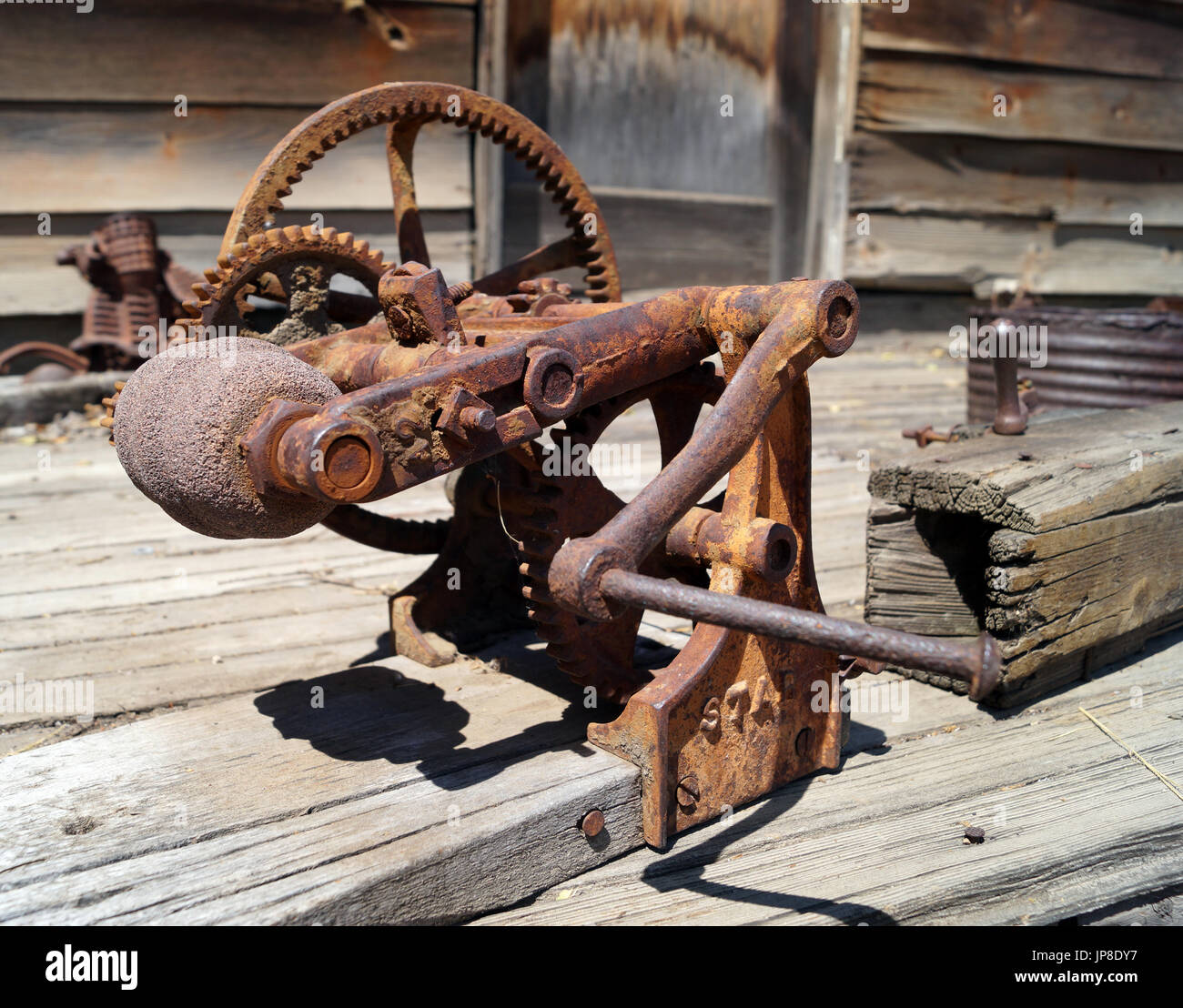 Broken metal tools hi-res stock photography and images - Alamy