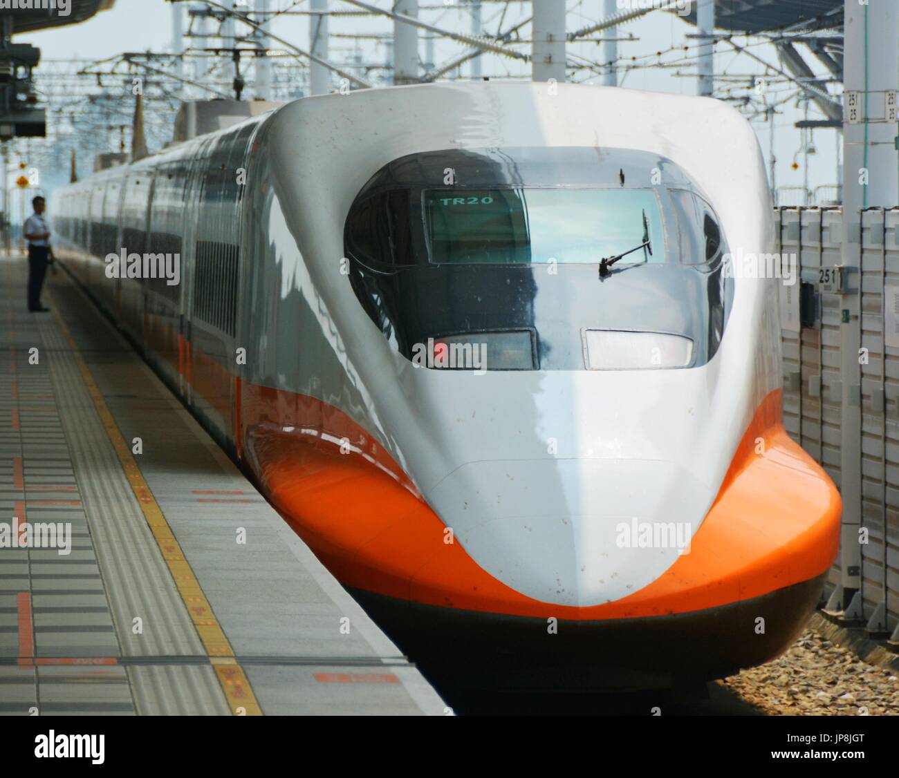Taiwan High Speed Rail Corp.'s bullet train that uses Japan's ...