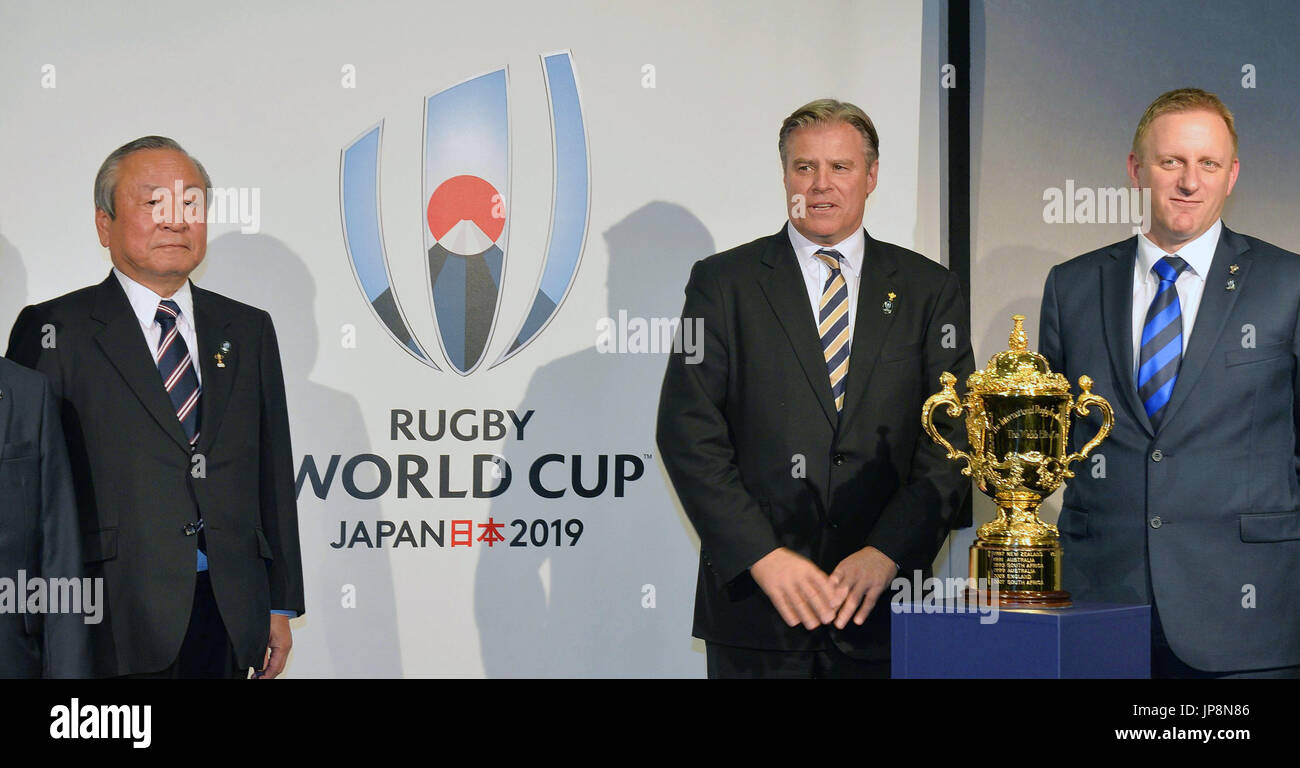Akira Shimazu (L), chief executive of the Rugby World Cup 2019 ...