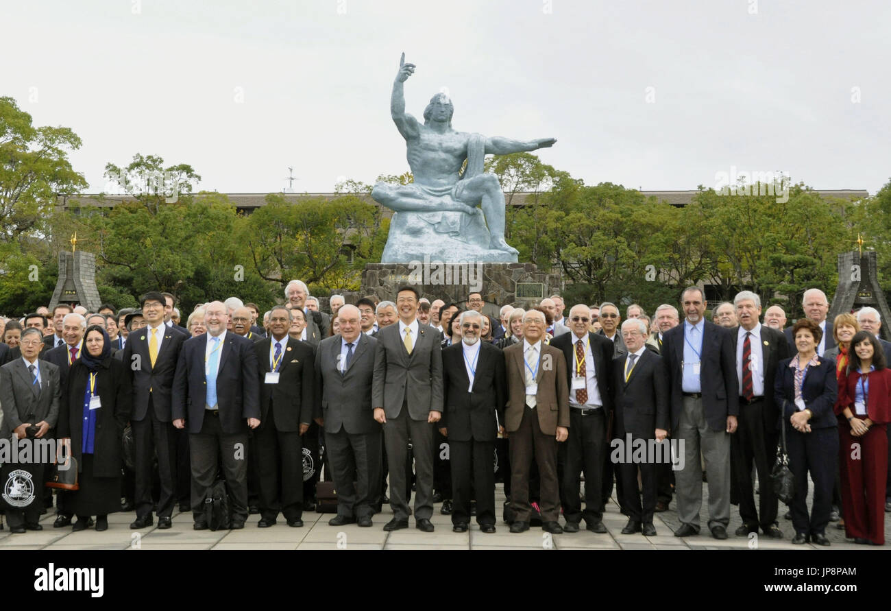 Pugwash Conference on Science and World Affairs participants visit the ...