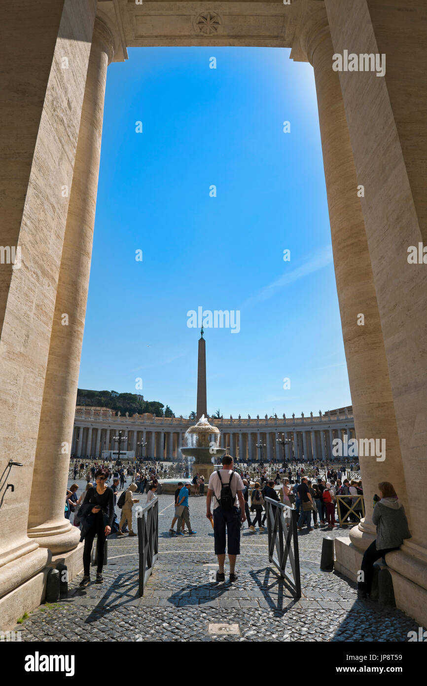 Obelisk and sundial hi-res stock photography and images - Alamy
