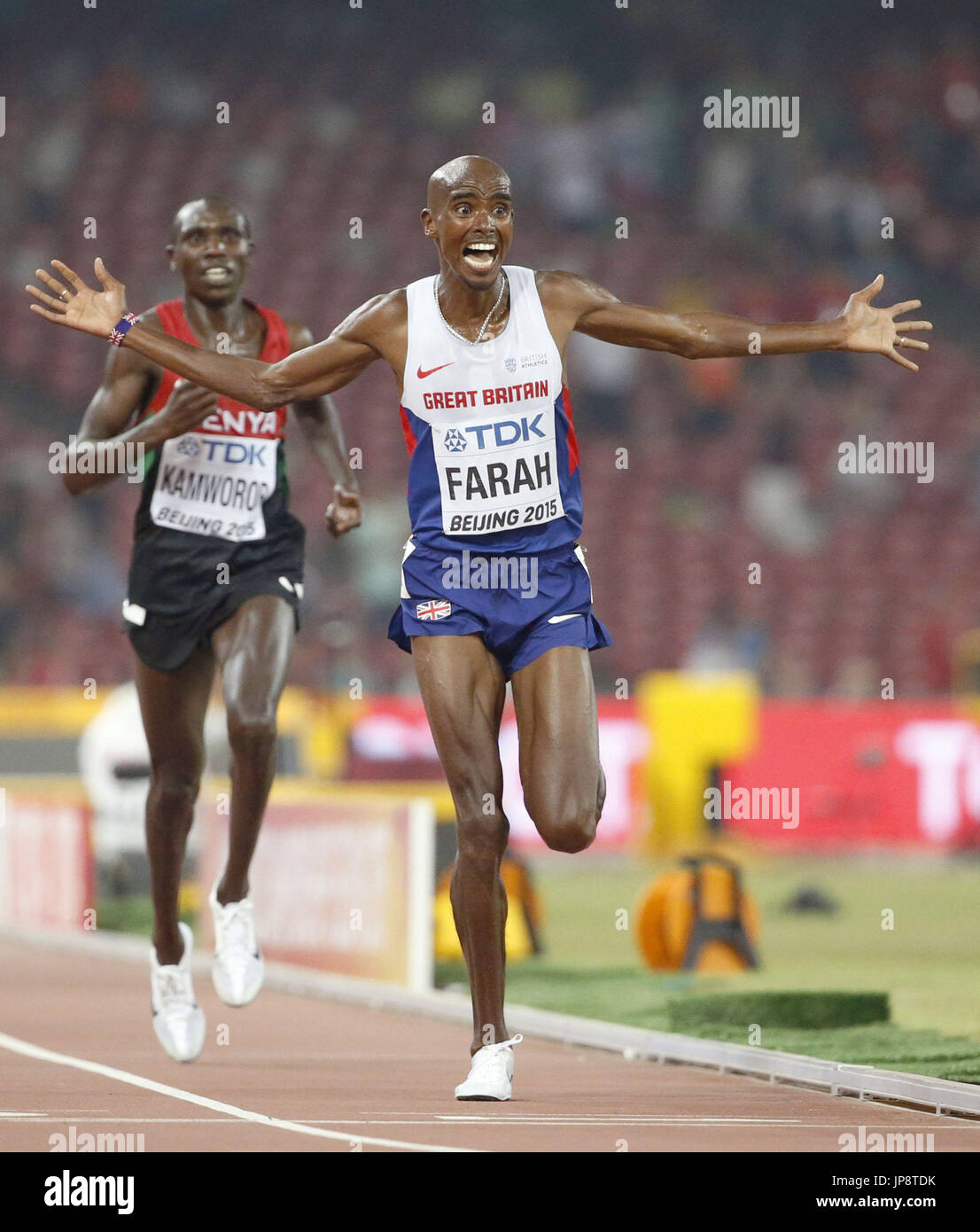 Mo Farah of Britain wins the men's 10,000-meter race at the IAAF World ...
