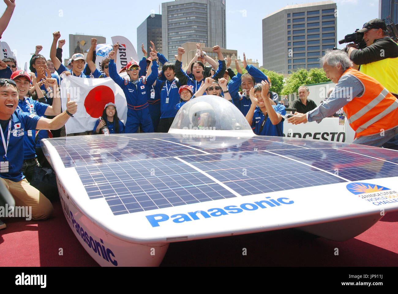A solar car of Japan's Tokai University finishes third in the 3000 ...