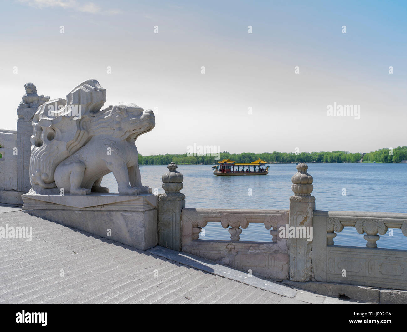 Stone palaces hi-res stock photography and images - Alamy