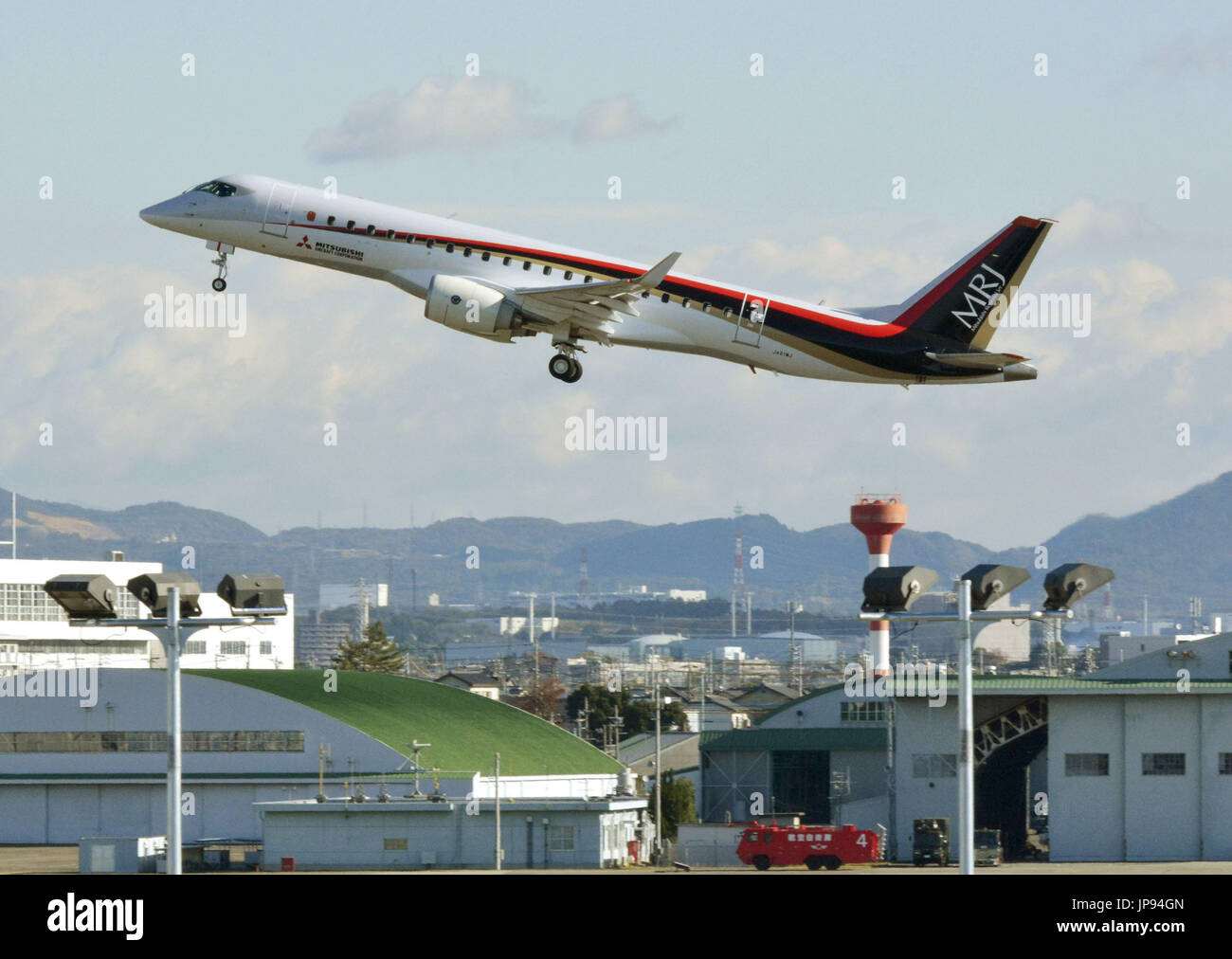 The Mitsubishi Regional Jet, Japan's first domestically produced ...