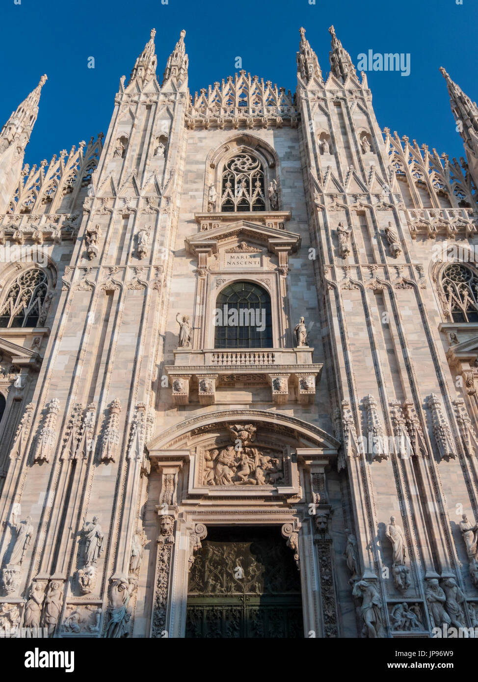 Duomo milan italy hi-res stock photography and images - Alamy