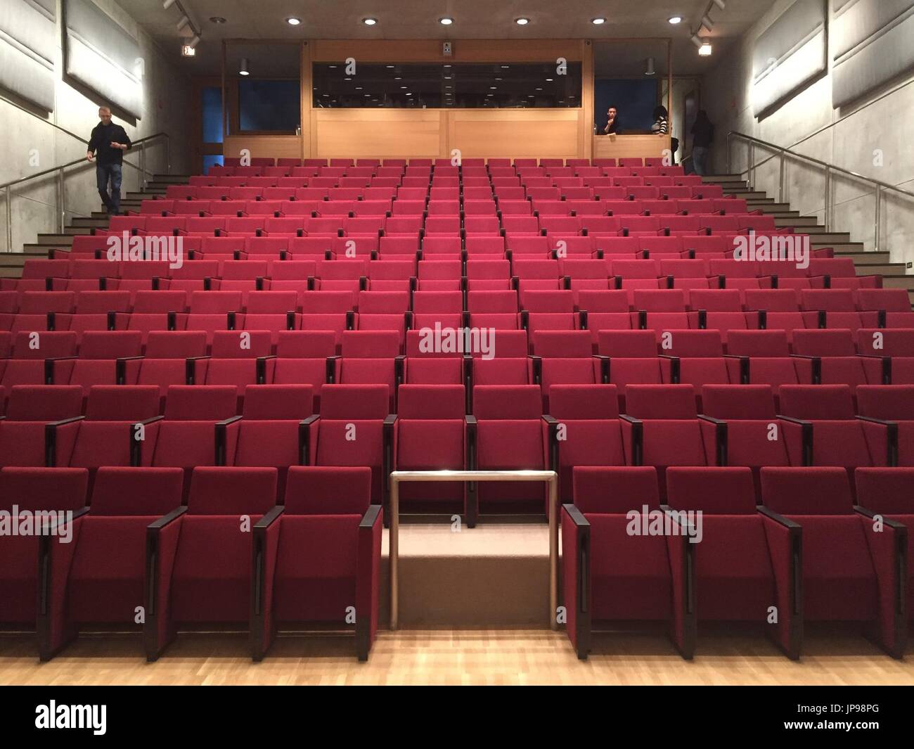 Aisle Seat Theater Stock Photos & Aisle Seat Theater Stock Images - Alamy