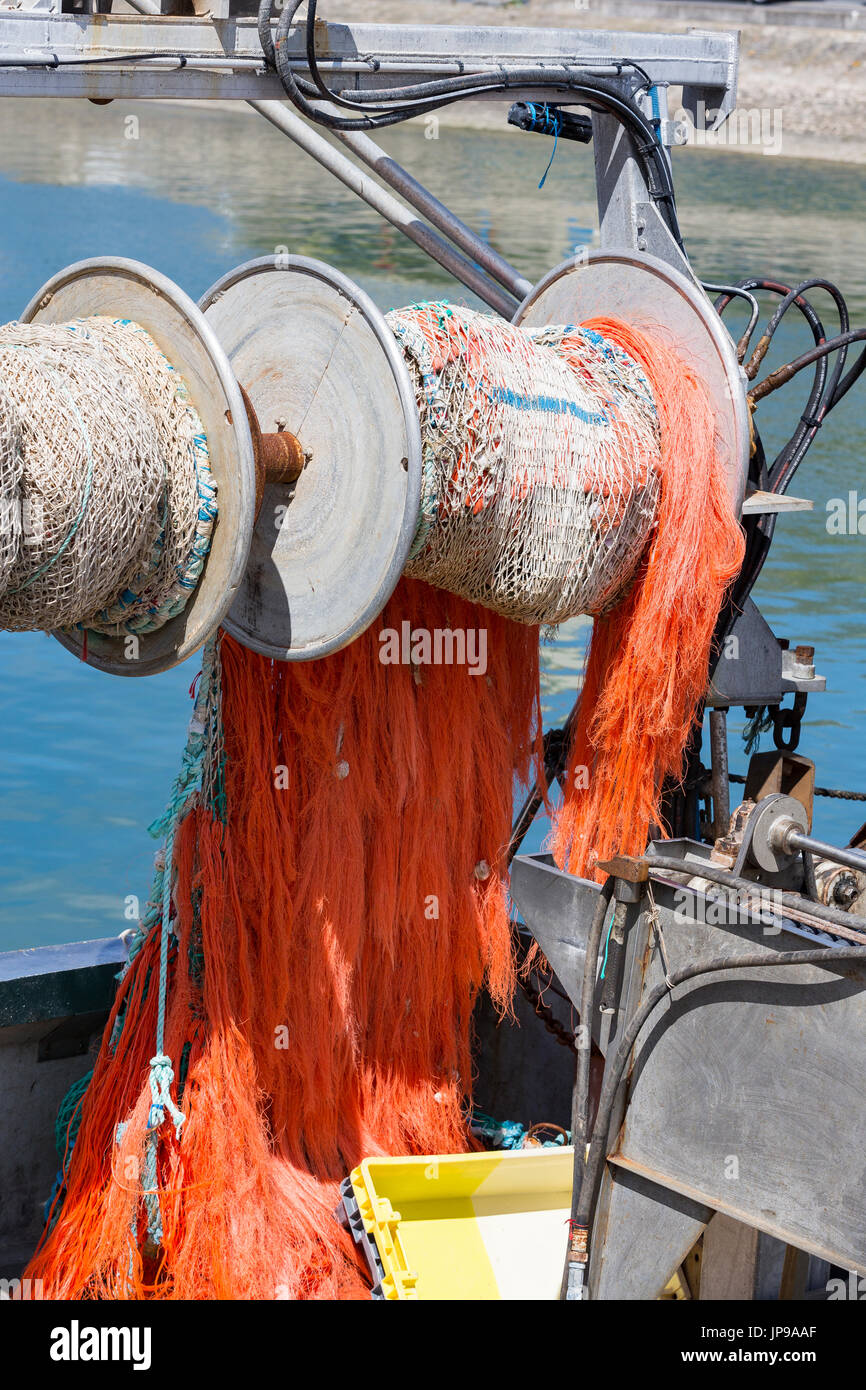 Drum net fish trap hi-res stock photography and images - Alamy