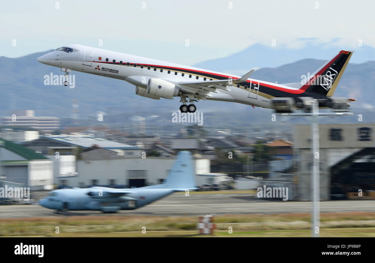 The Mitsubishi Regional Jet, Japan's first domestically produced ...