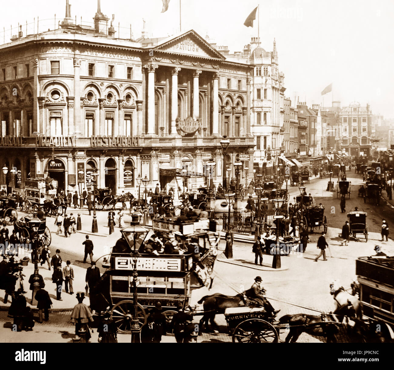 Old london bus hi-res stock photography and images - Alamy