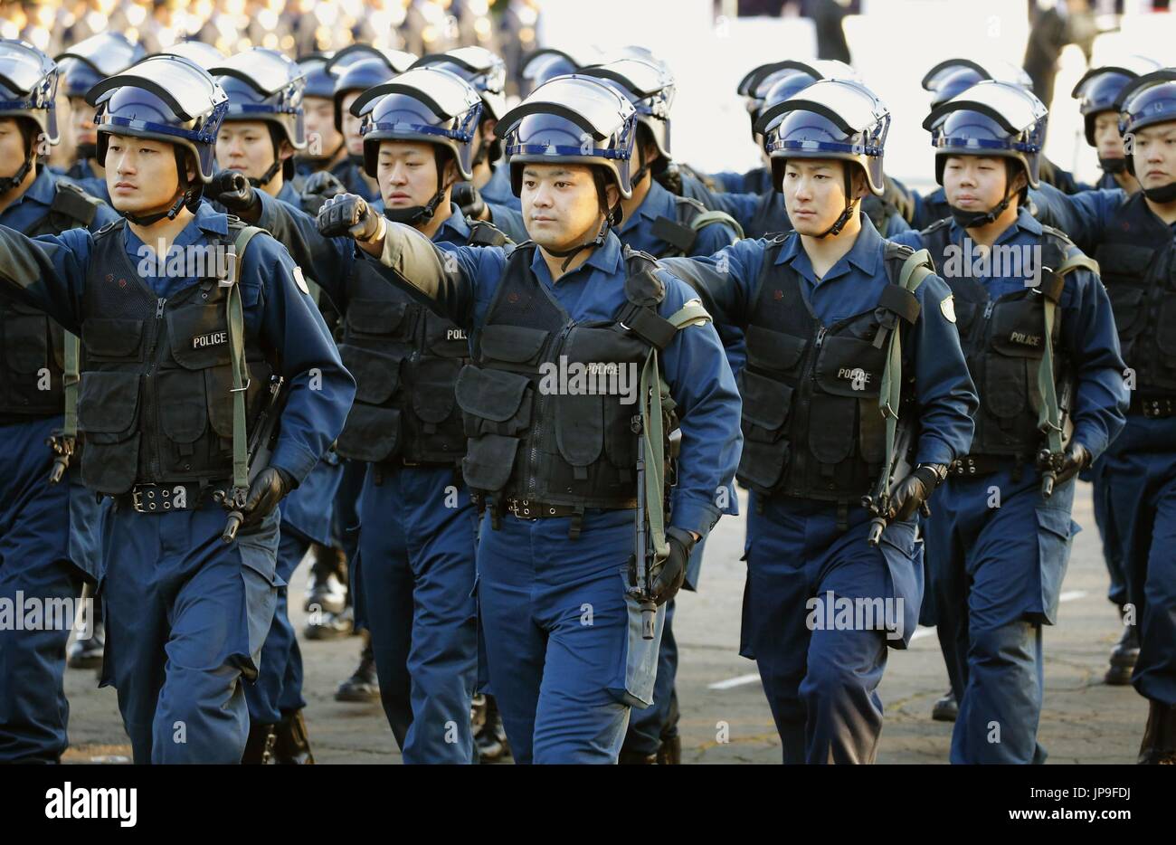 Members of the firearm countermeasure unit of the Metropolitan Police ...