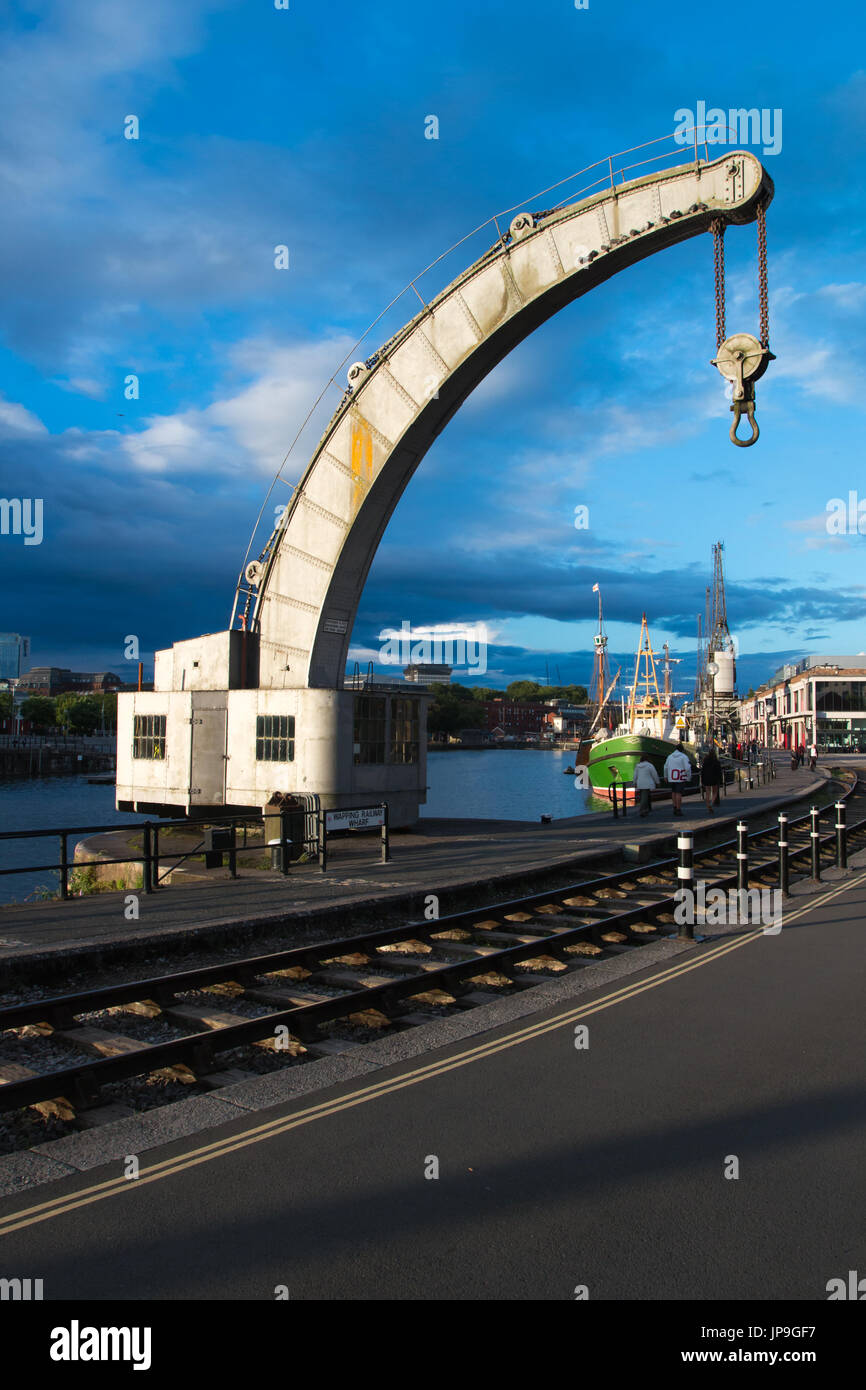 Industrial crane bristol hi-res stock photography and images - Alamy