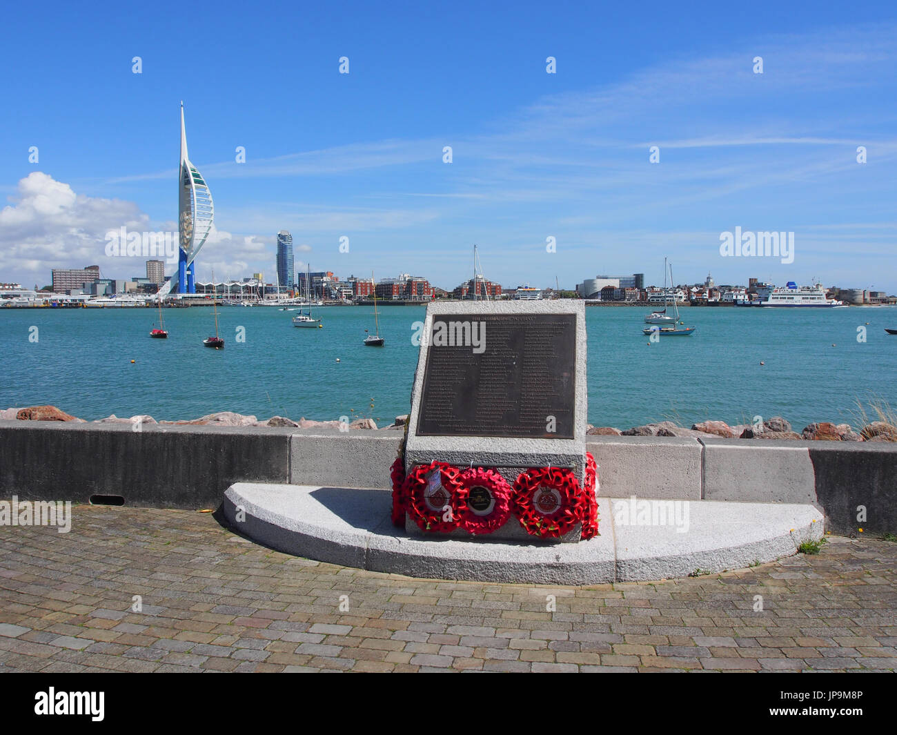 Royal navy memorial portsmouth hi-res stock photography and images - Alamy