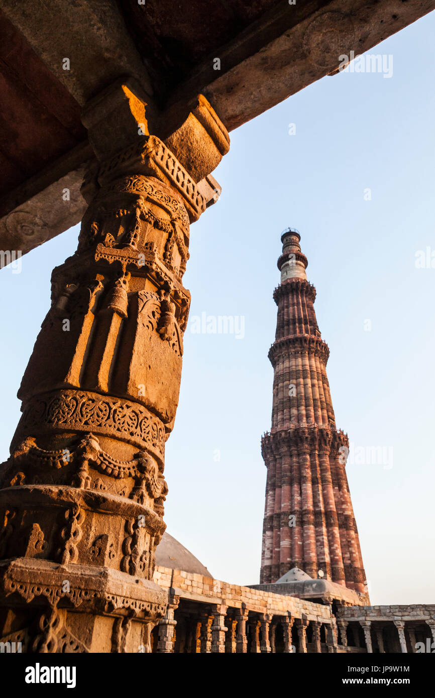 Qutb minar hi-res stock photography and images - Alamy