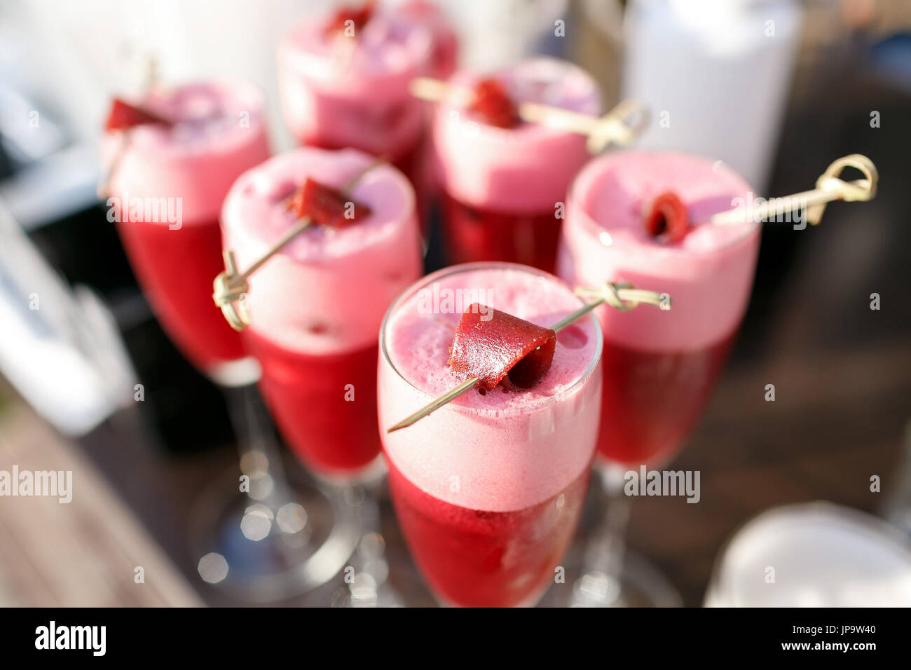 Strawberry alcoholic cocktail drinks and fruit Stock Photo - Alamy