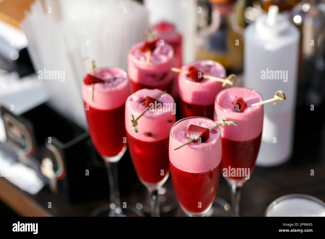 Strawberry alcoholic cocktail drinks and fruit Stock Photo - Alamy