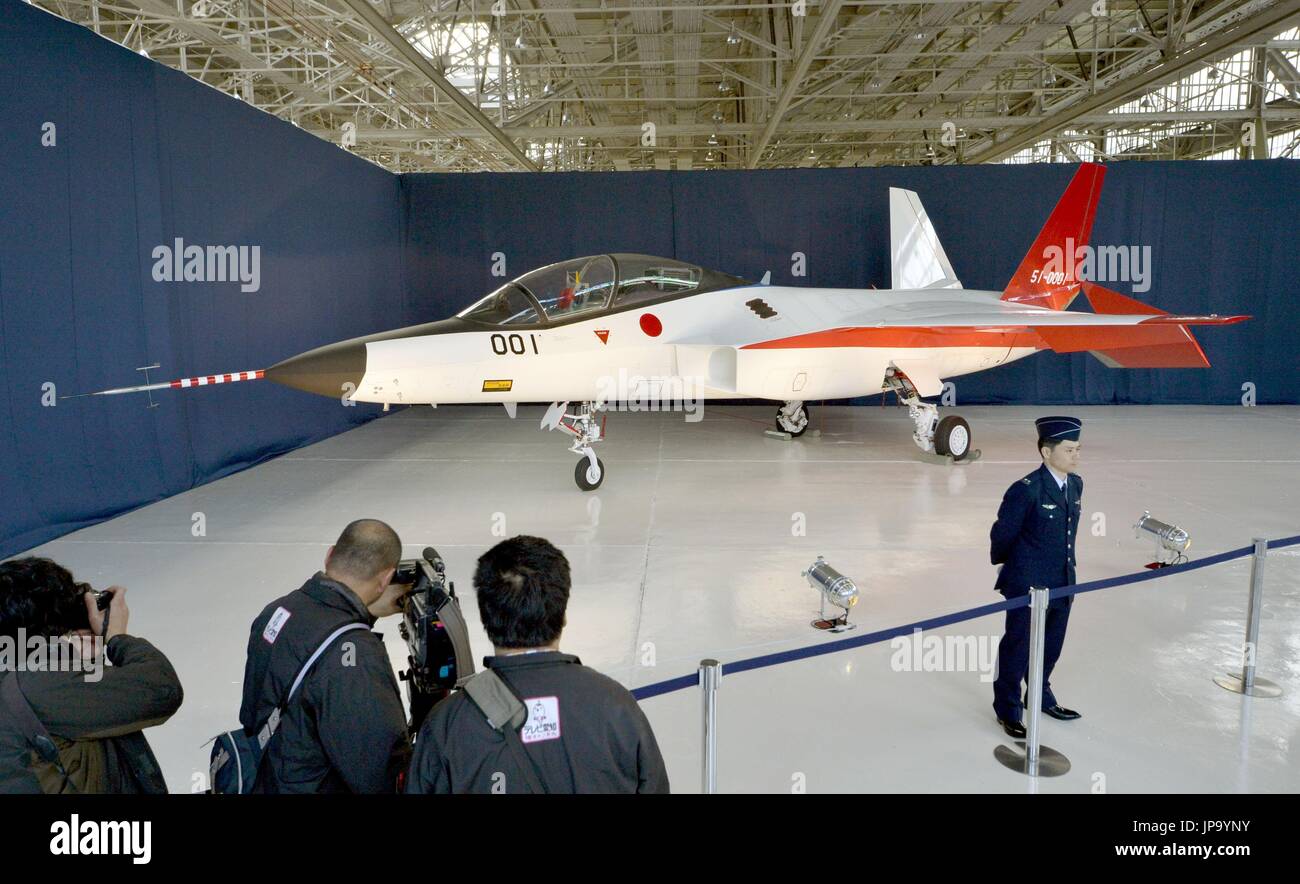 A prototype of the first Japan-made stealth fighter is unveiled to the ...