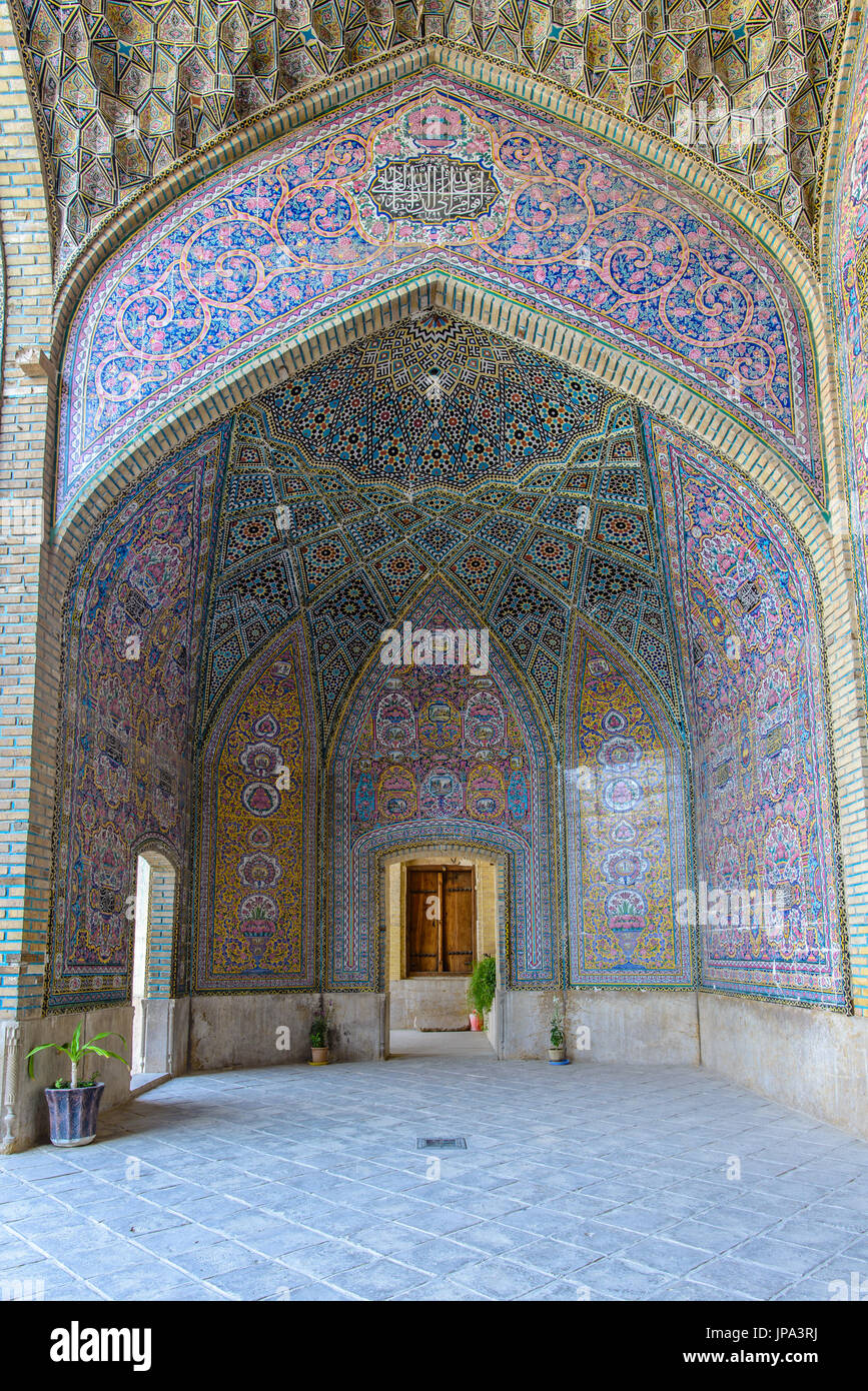 Shiraz iran mosque hi-res stock photography and images - Alamy