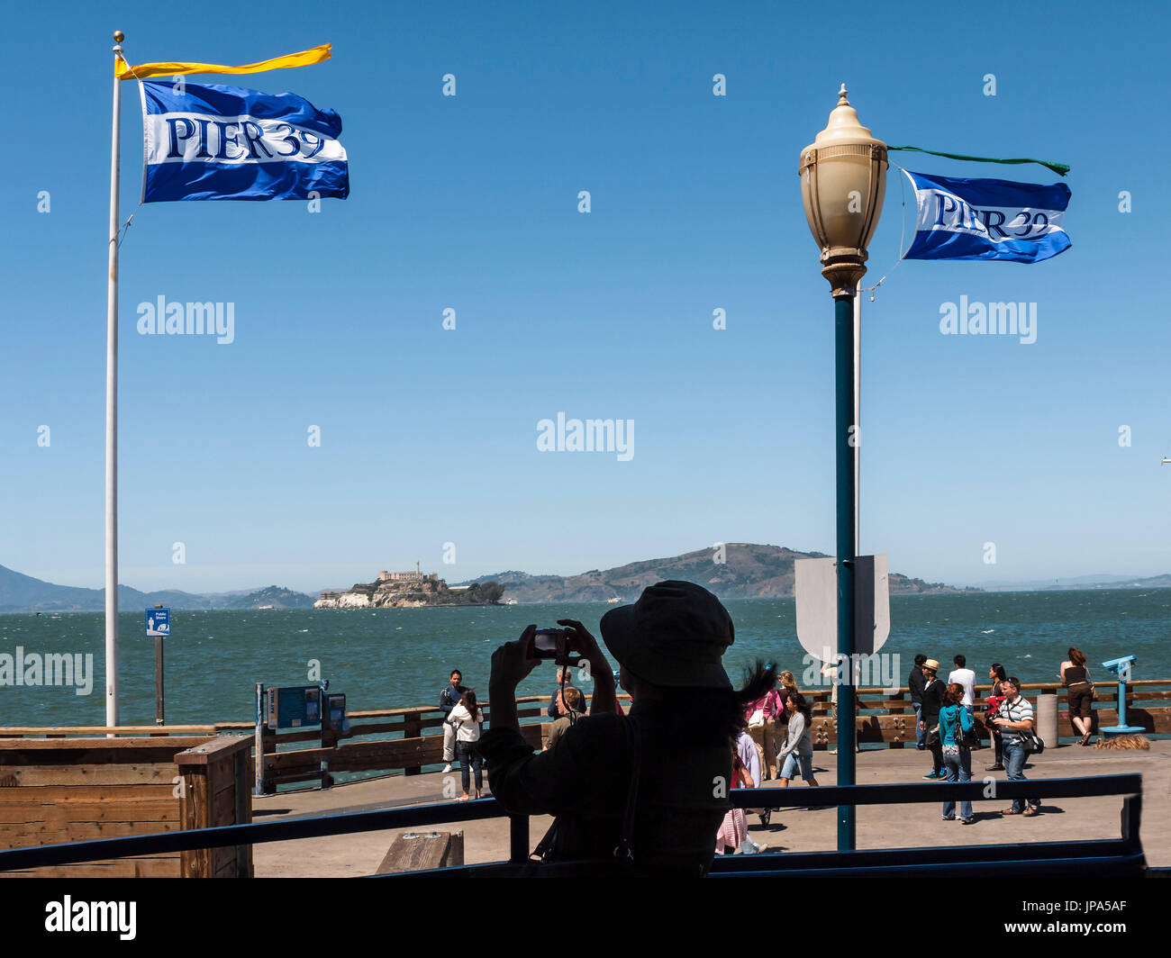 Pier 39 alcatraz hi-res stock photography and images - Alamy