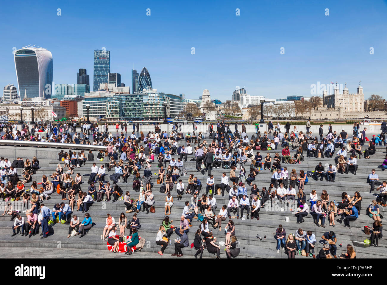 London city office workers hi-res stock photography and images - Alamy